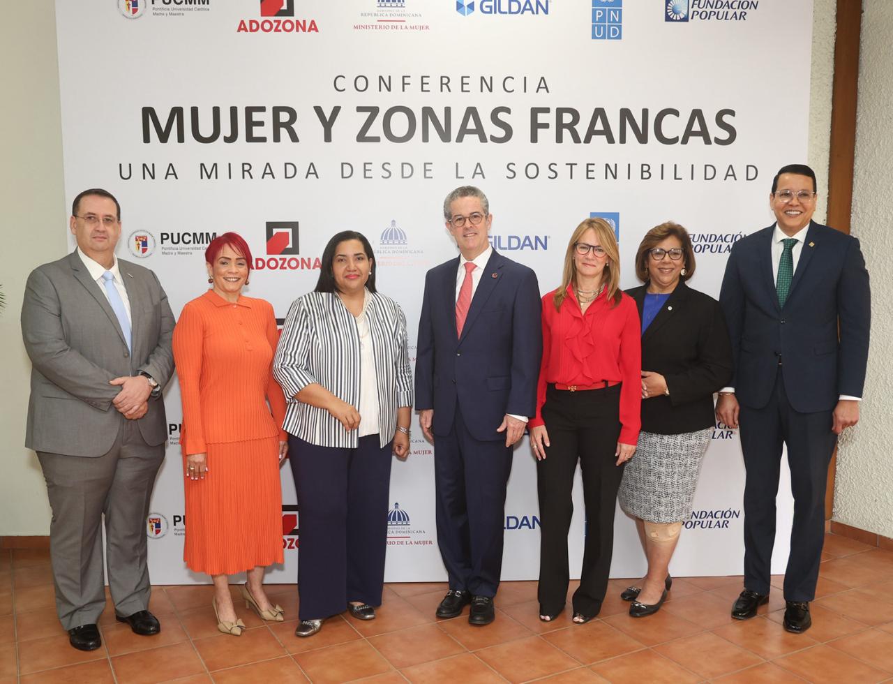 Nuestro socio GILDAN y Fundación Popular junto a PUCMM realizan ...